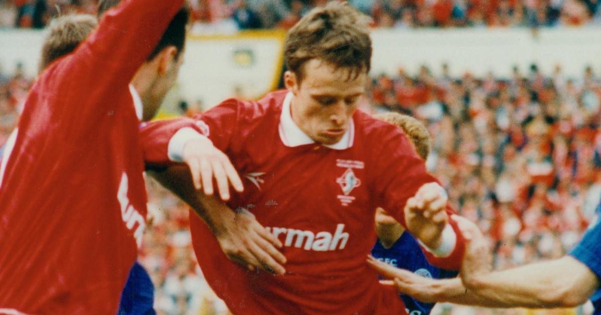 Swindon Town: Squads (1993-94) Quiz - By loathedstrangers