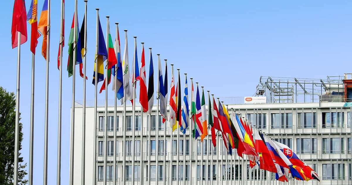 Outside the Box Blitz: Flags Quiz