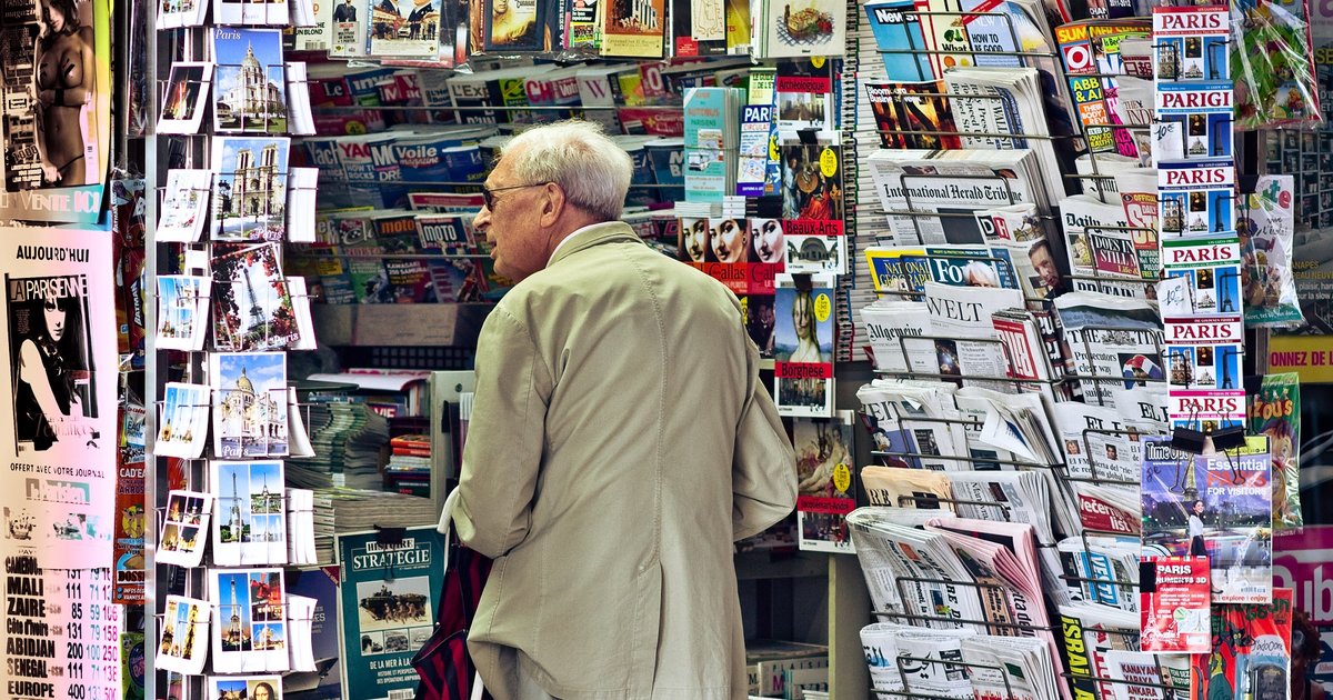 Find the movie in the NEWSPAPER SHOP Quiz - By mucciniale