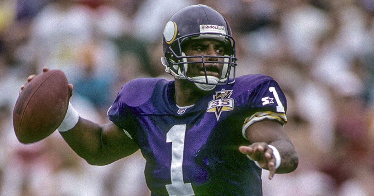 NFL Resumes by Logo: Quarterbacks Quiz