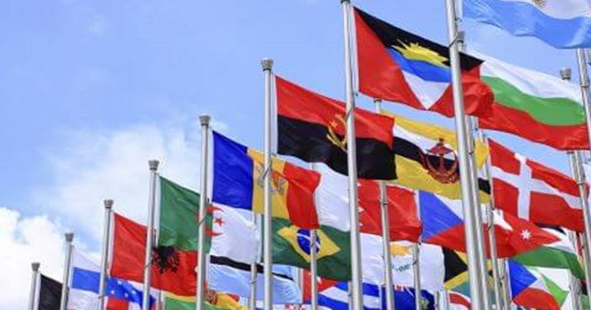 Flags with 3 Plain Horizontal Stripes Quiz - By Butterfly360