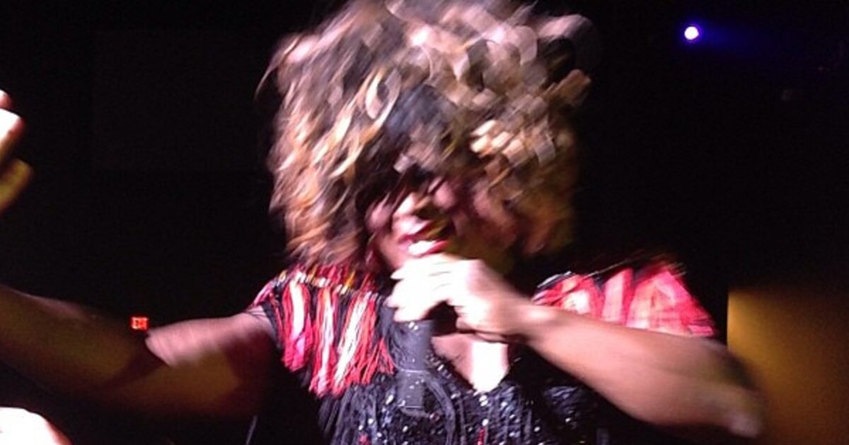 Bad Photo Challenge - Female Singers Quiz - By 12hourtranscript