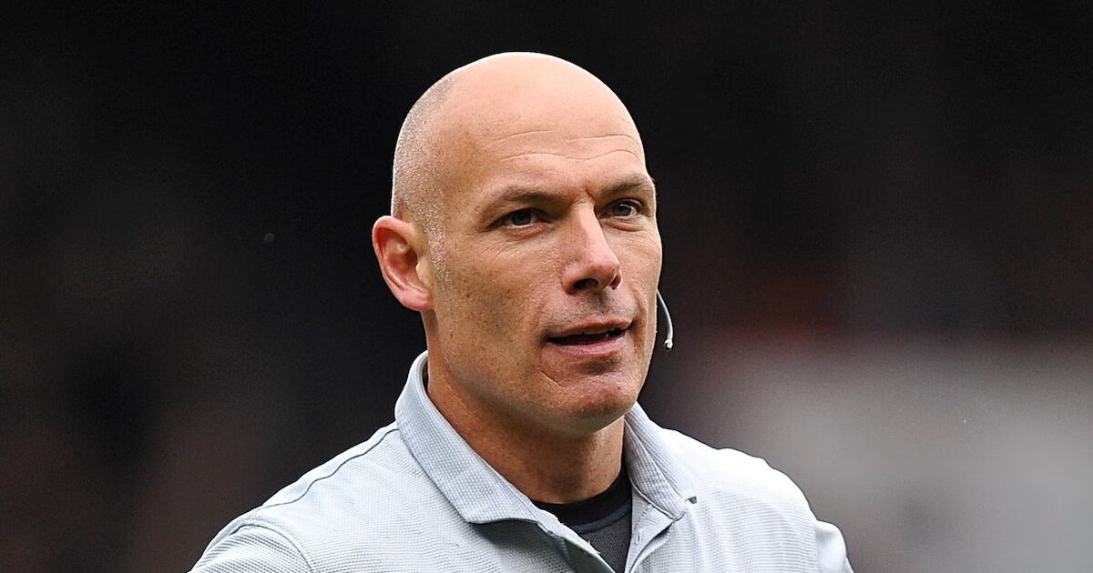 Football (Soccer) Referee Signals Quiz - By enoewilson