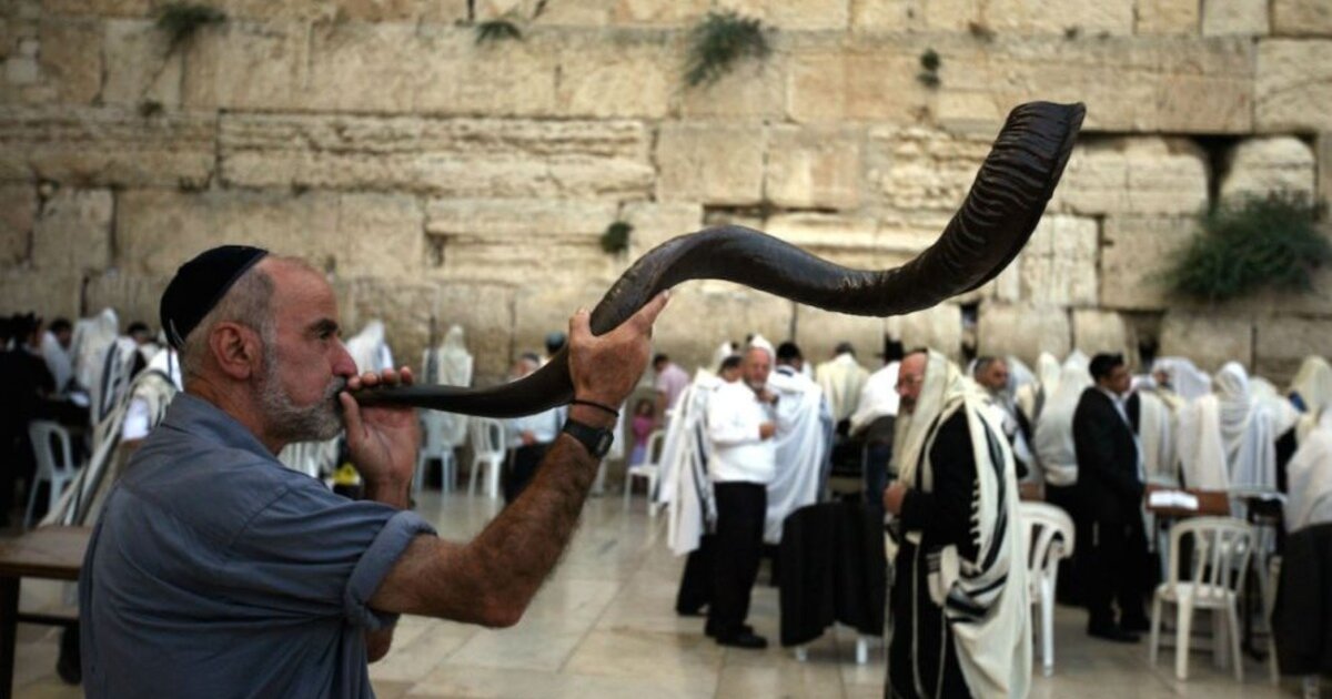 Word Ladder: Jewish New Year Quiz - By bhaskarsinghal