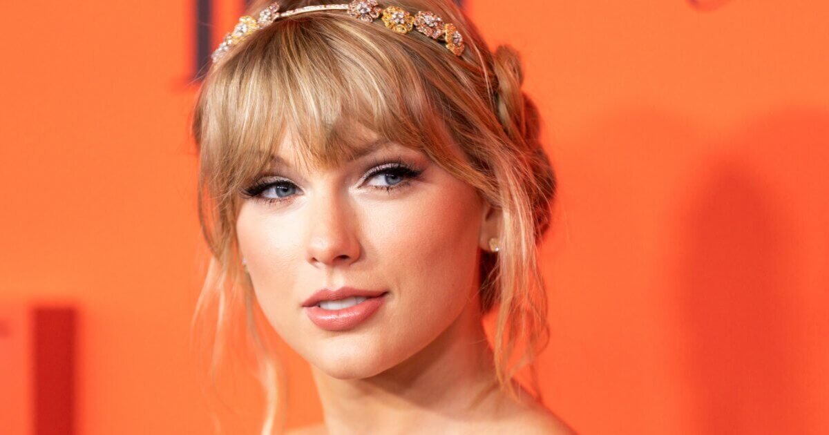 Taylor Swift Songs by Release Date - Mystery Order Quiz - By SporcleMystery